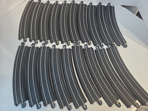 LOT OF 19 BACHMANN CURVED TRACK E-Z TRACKS 92124A SNAP TOGETHER TRACK ...
