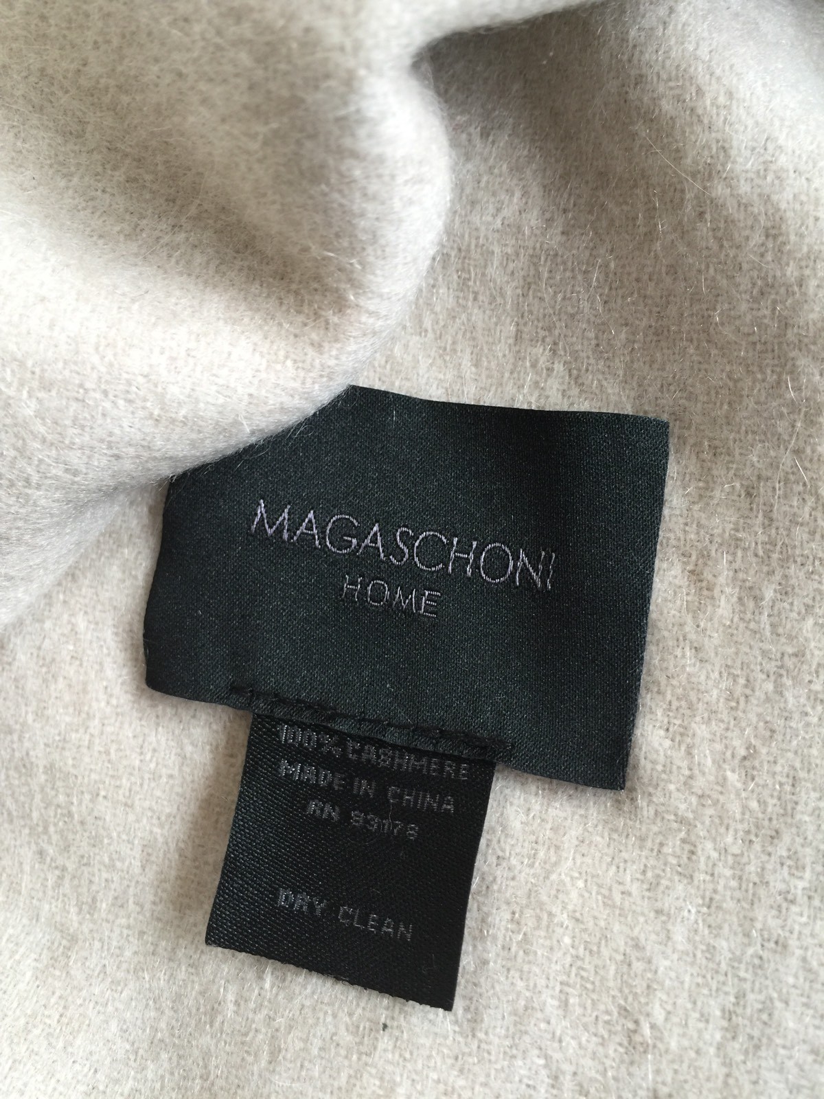 NEW MAGASCHONI HOME 100% CASHMERE THROW BLANKET 50"x60" CREAM HEATHER ...