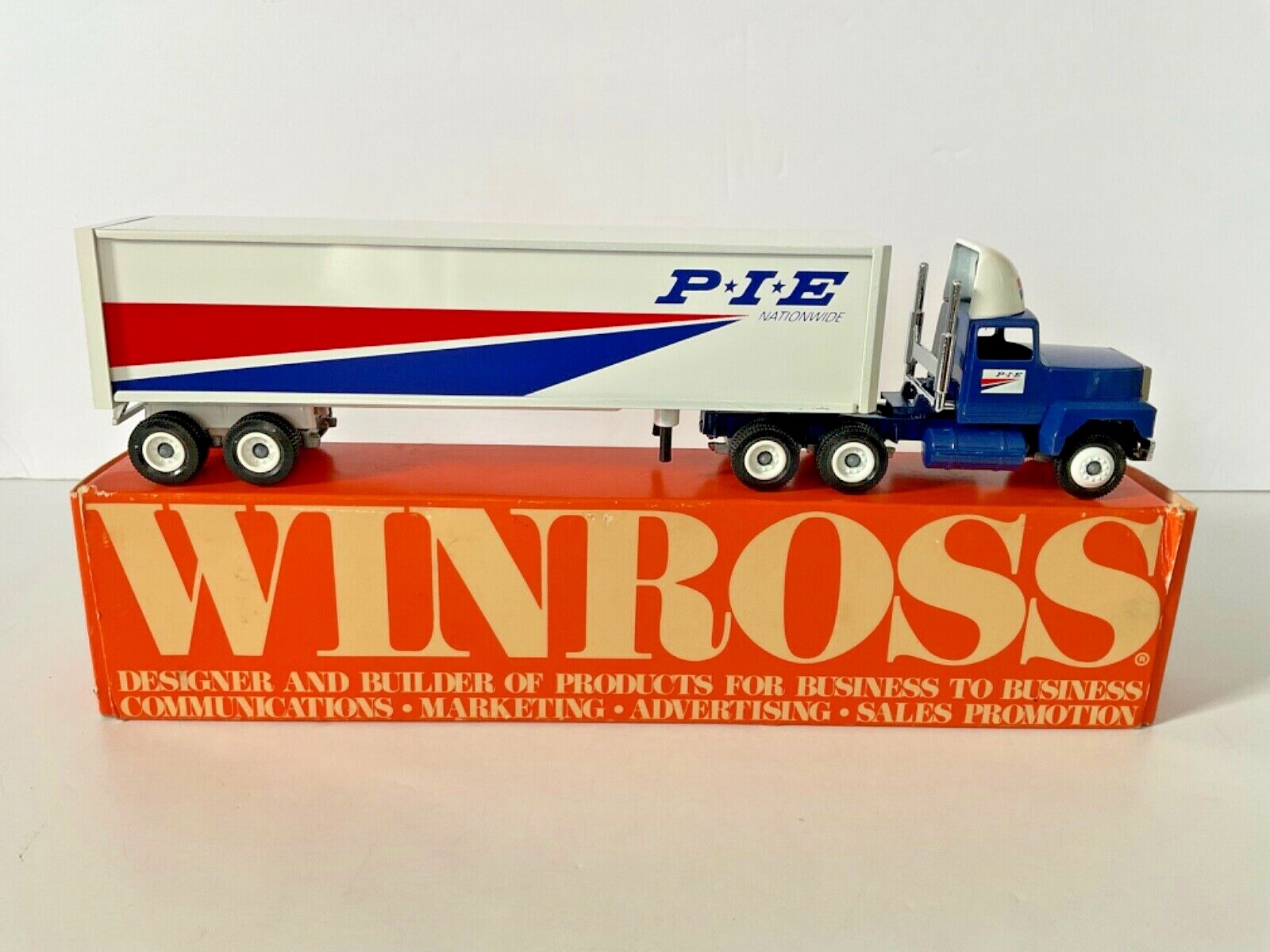 PIE P*I*E Nationwide w Ford 9000 Cab 1989 Winross 1/64th Scale Tractor ...