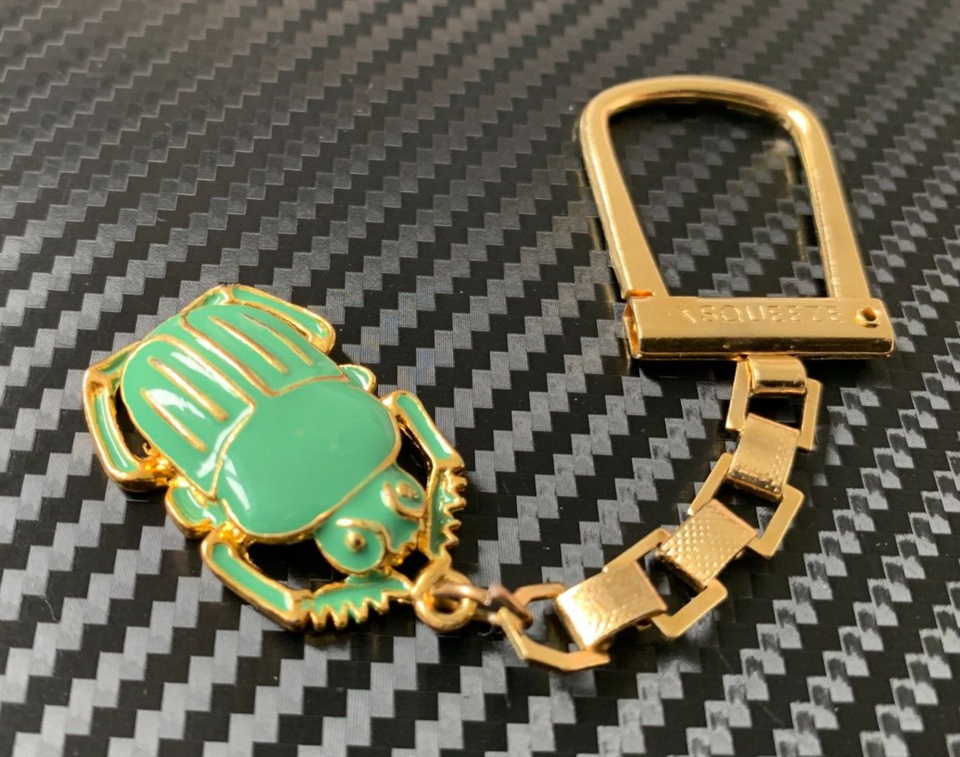 VINTAGE BEETLE ENAMEL METAL BUG INSECT ANIMAL KEYRING KEY RING FIGURE ...