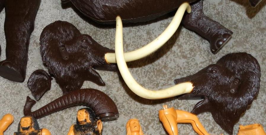 AURORA PREHSTORIC SCENES MODEL KIT PARTS, MAMMOTH, NEANDERTHAL, CRO ...