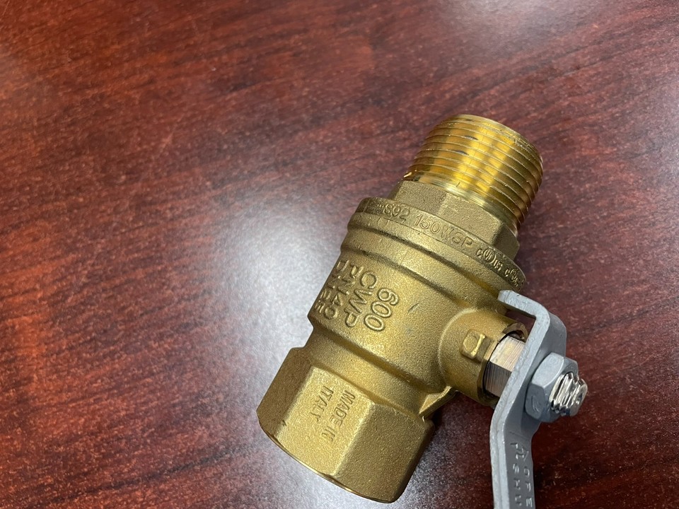McMaster-Carr 47865K45 Brass Body On/Off Valve 1 NPT Female x 1 NPT ...