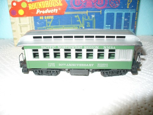 ROUNDHOUSE HO '34 ft. Old-Time COACH Passenger Car'-RTR-PACIFIC ...