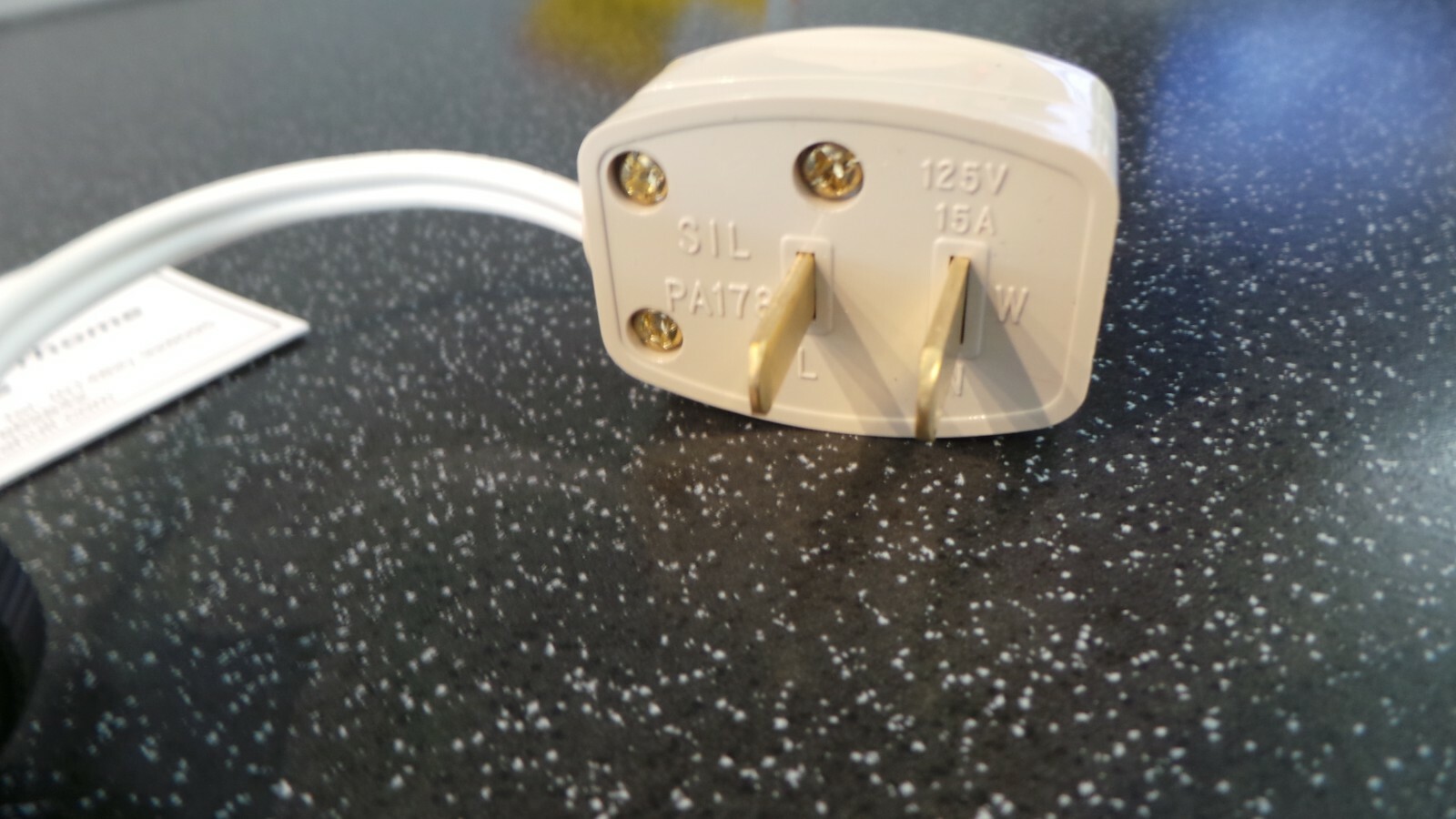 CLIPSAL CARAVAN MOTORHOME 12V 2 PIN PLUG ADAPTOR TO FEMALE CIGARETTE ...