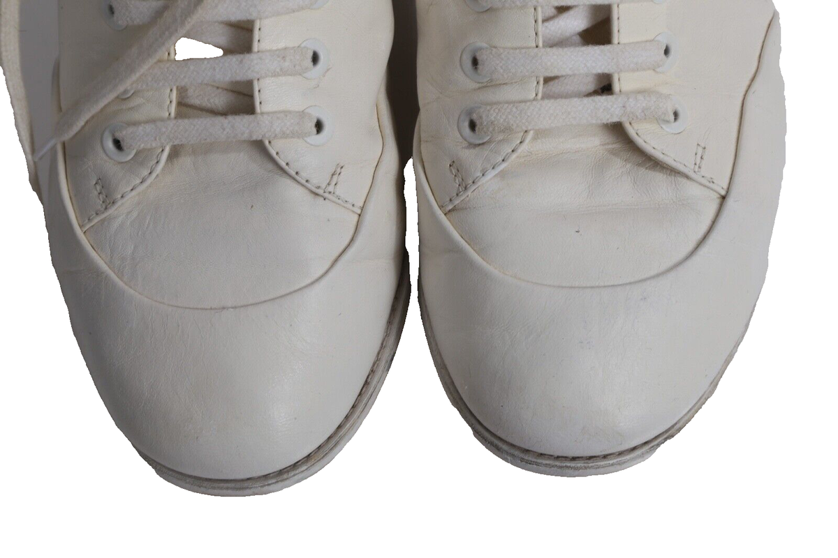 CHANEL CC Logo White Leather High Top Lace up Wedge Sneakers CHANEL CC Logo White Leather High Top Lace up Wedge Sneakers