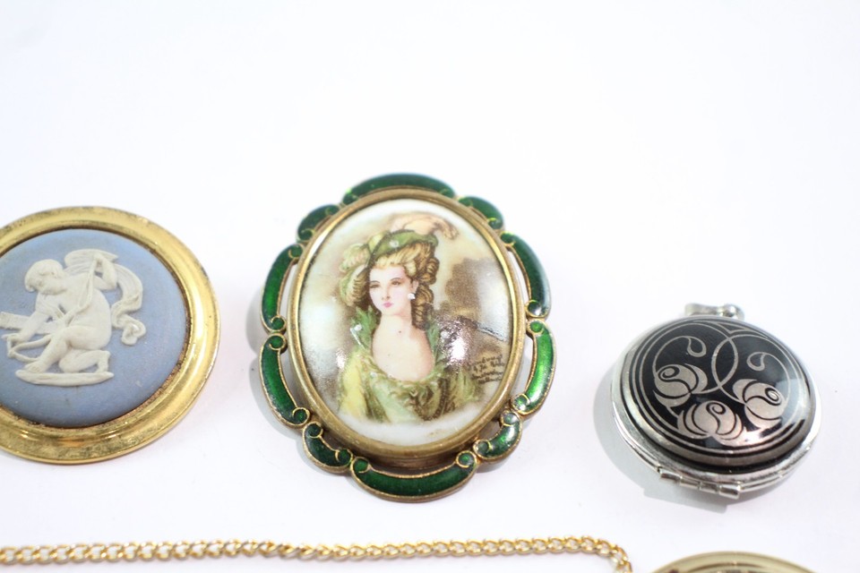 Wedgwood Thomas Lee Mott Michaela Frey Signed Branded Jewellery x 6 | eBay