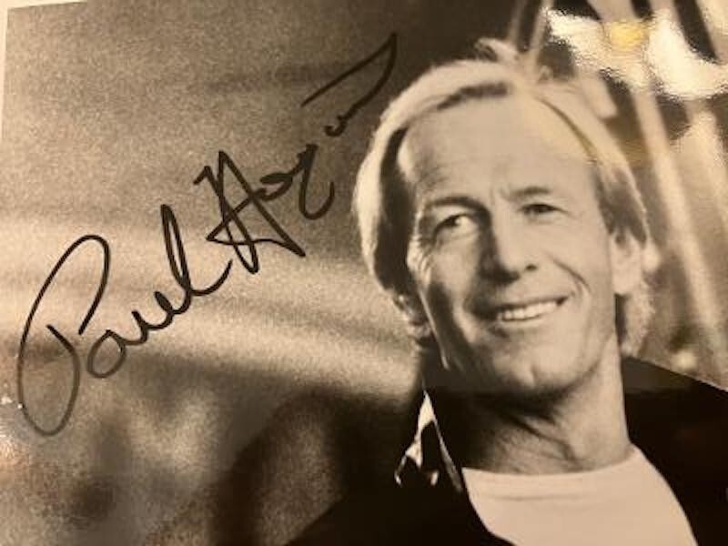 Actor Paul Hogan 10 x 8 photo "Crocodile Dundee" with printed signature ...