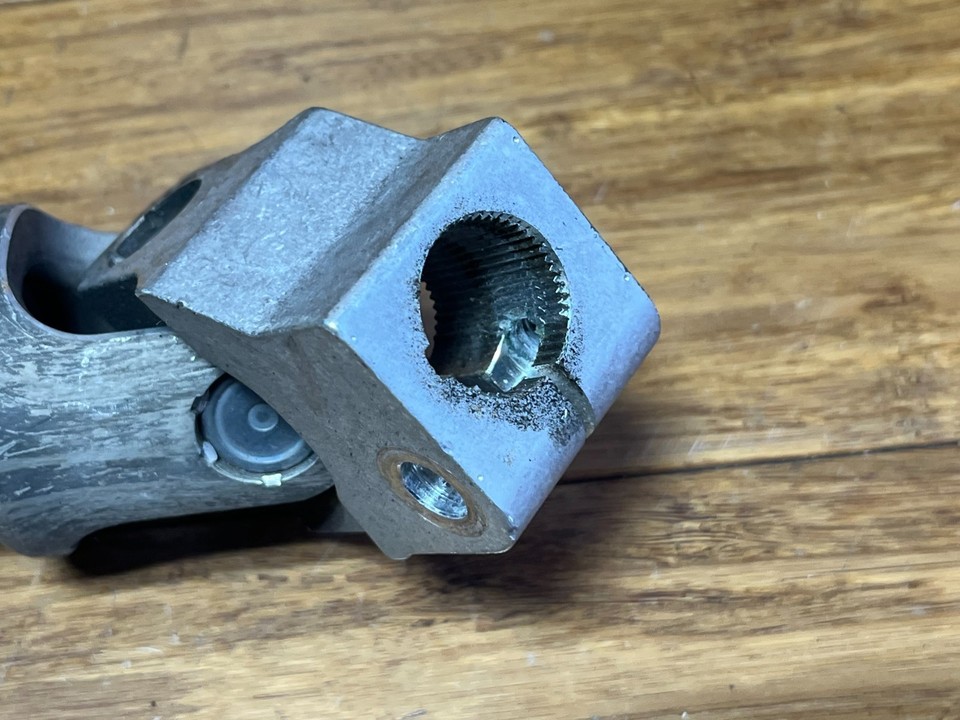 2011-2018 BMW X3 F25 Steering Intermediate Column Lower Shaft w/ Joint ...