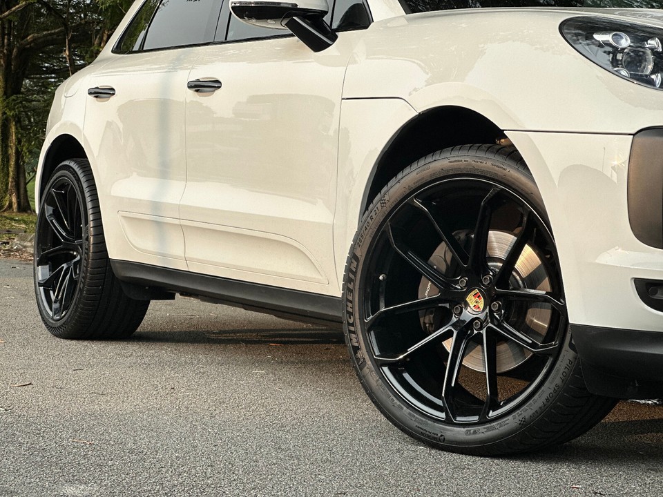 New 21 inch BLACKOUT FORGED GTS (4 Wheel) PORSCHE Macan 5x112 GLOSS ...