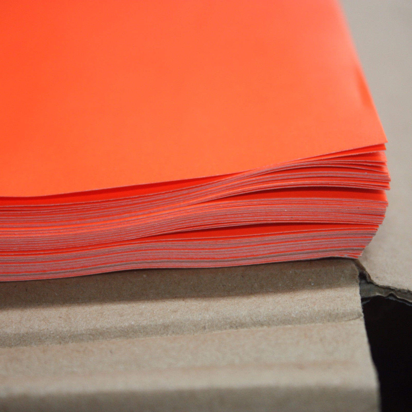 Fluoro Red Split SOLID Back JAC macfluo ADESTOR KRAFT 80 1000 X 700 ...