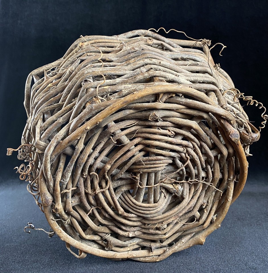 VINTAGE Tree Branch Twig Grape Vine Basket With Handle 11" Dia ...