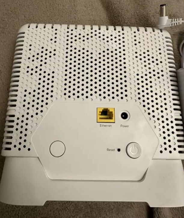 EE White Smart Wi-Fi Disc Extender SW10A | eBay