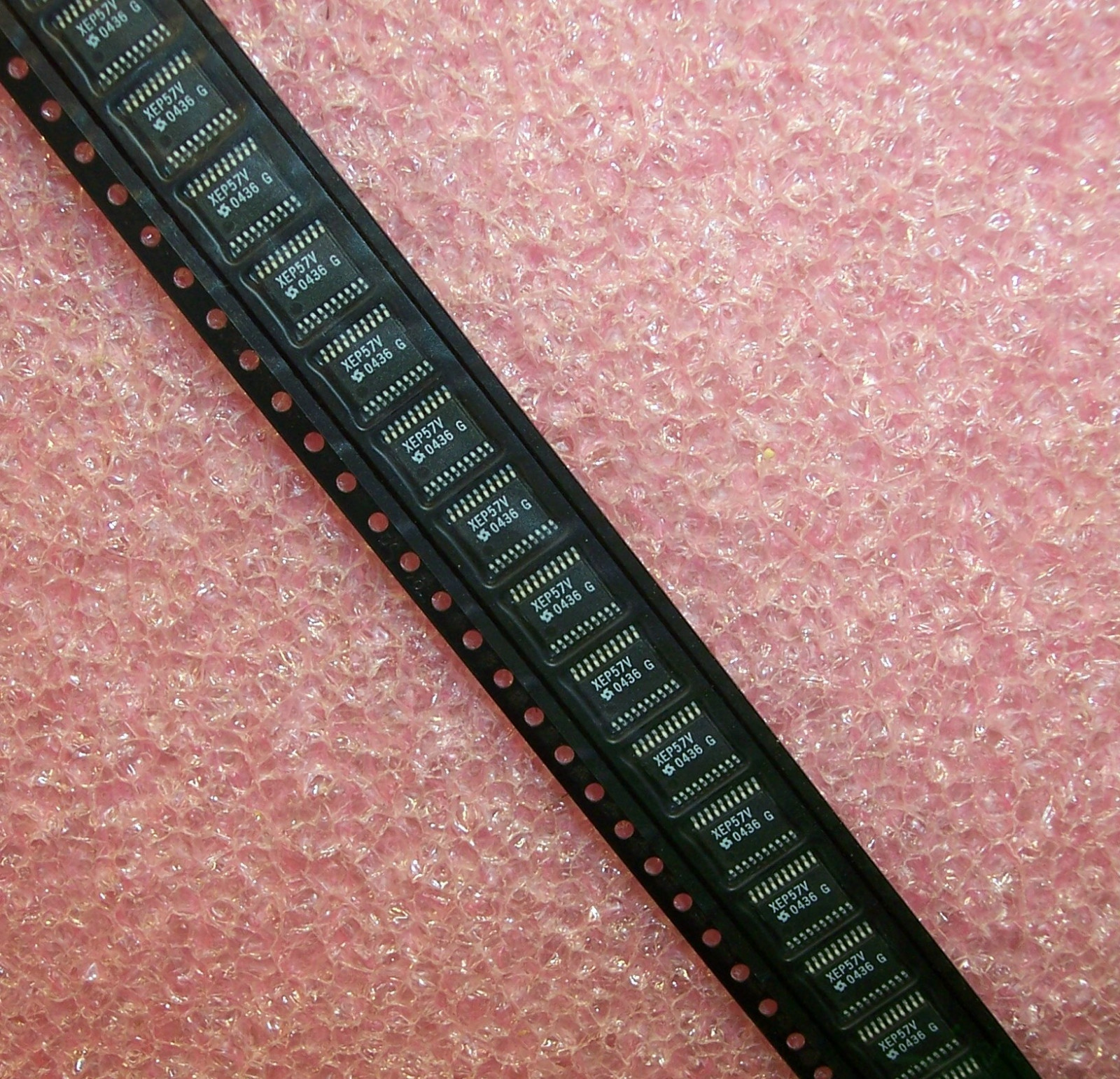 QTY (25) SY100EP57VK4I MICREL TSSOP-20 SINGLE 4-INPUT ECL MULTIPLEXER ...