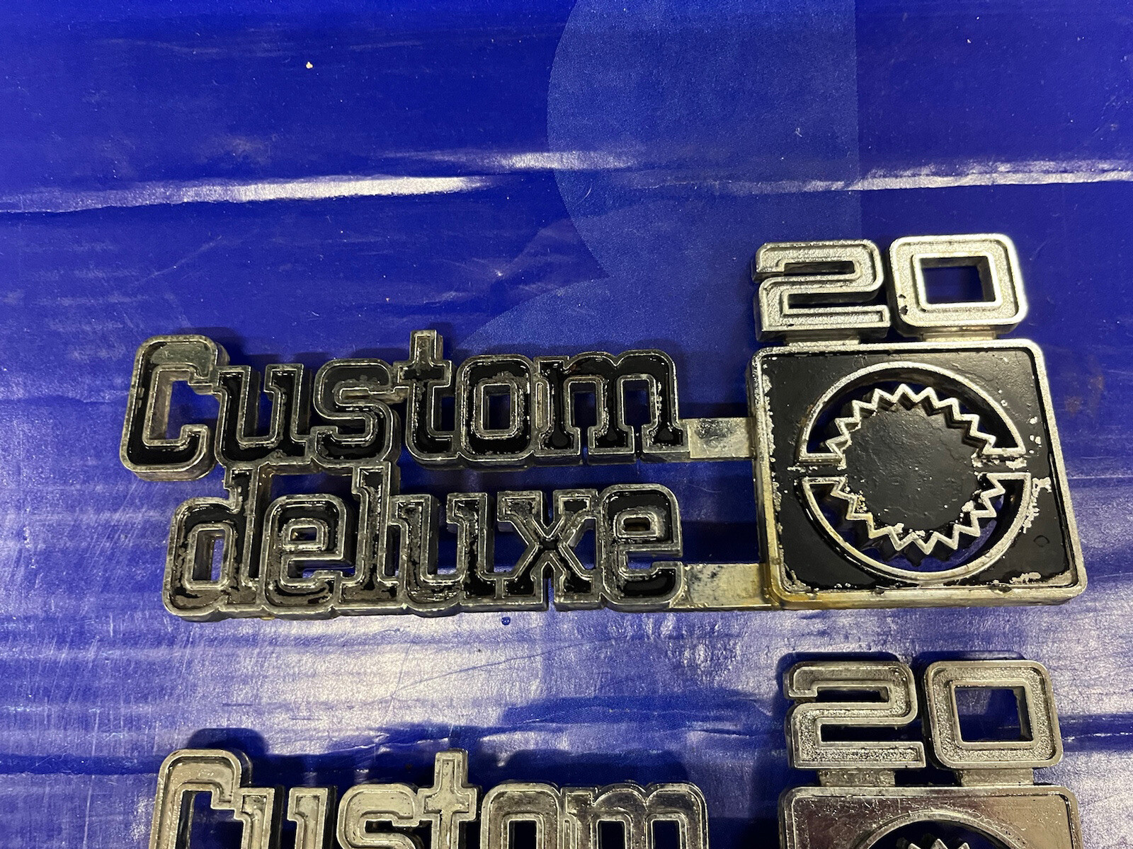 73-80 Chevy Truck Custom Deluxe 20 Emblems Side Fender Trim Pair 1973 ...