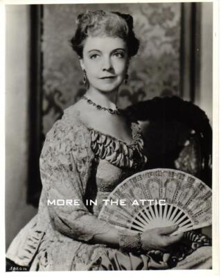 SILENT SCREEN STAR LILLIAN GISH IN HER PRIME........HOLLYWOOD PORTRAIT ...