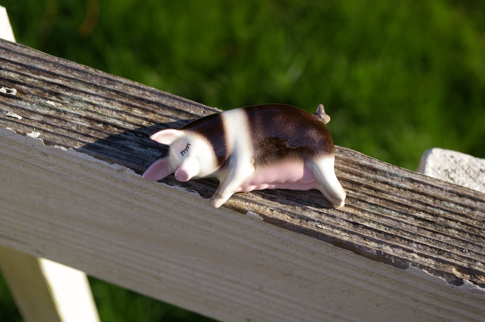 Sow Farm Pig Pink Black White Piggy Figurine Enamel 3" Laying Down ...