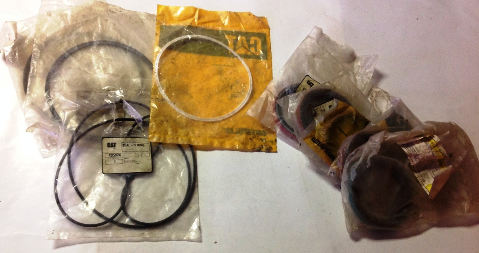 4K1557 4S5924 8D9739 8T4977 Caterpillar 4K-1557(2) 4S-5924(1) 8D-9739(1 ...