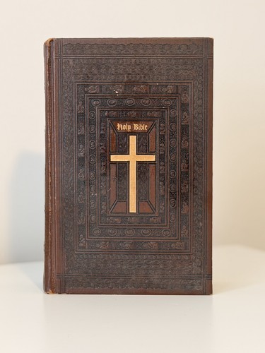 Catholic Family Edition of The Holy Bible John J. Crawley & Co. 1953 ...