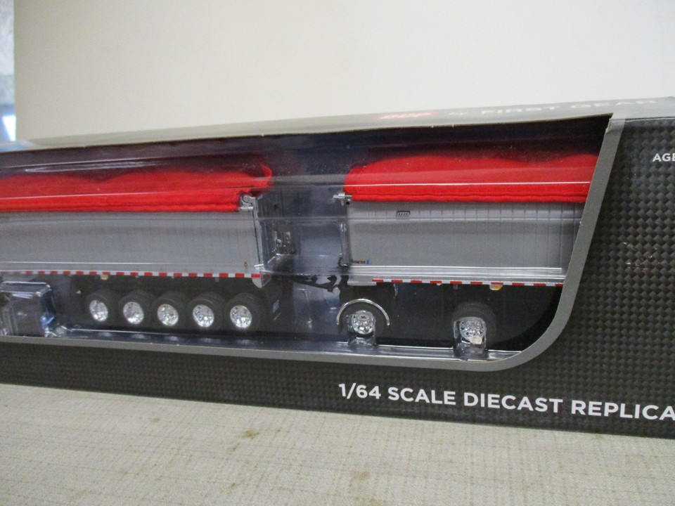 DCP Kenworth W900L Truck w/E.Michigan Series Trailers (60-1632) 1/64 ...