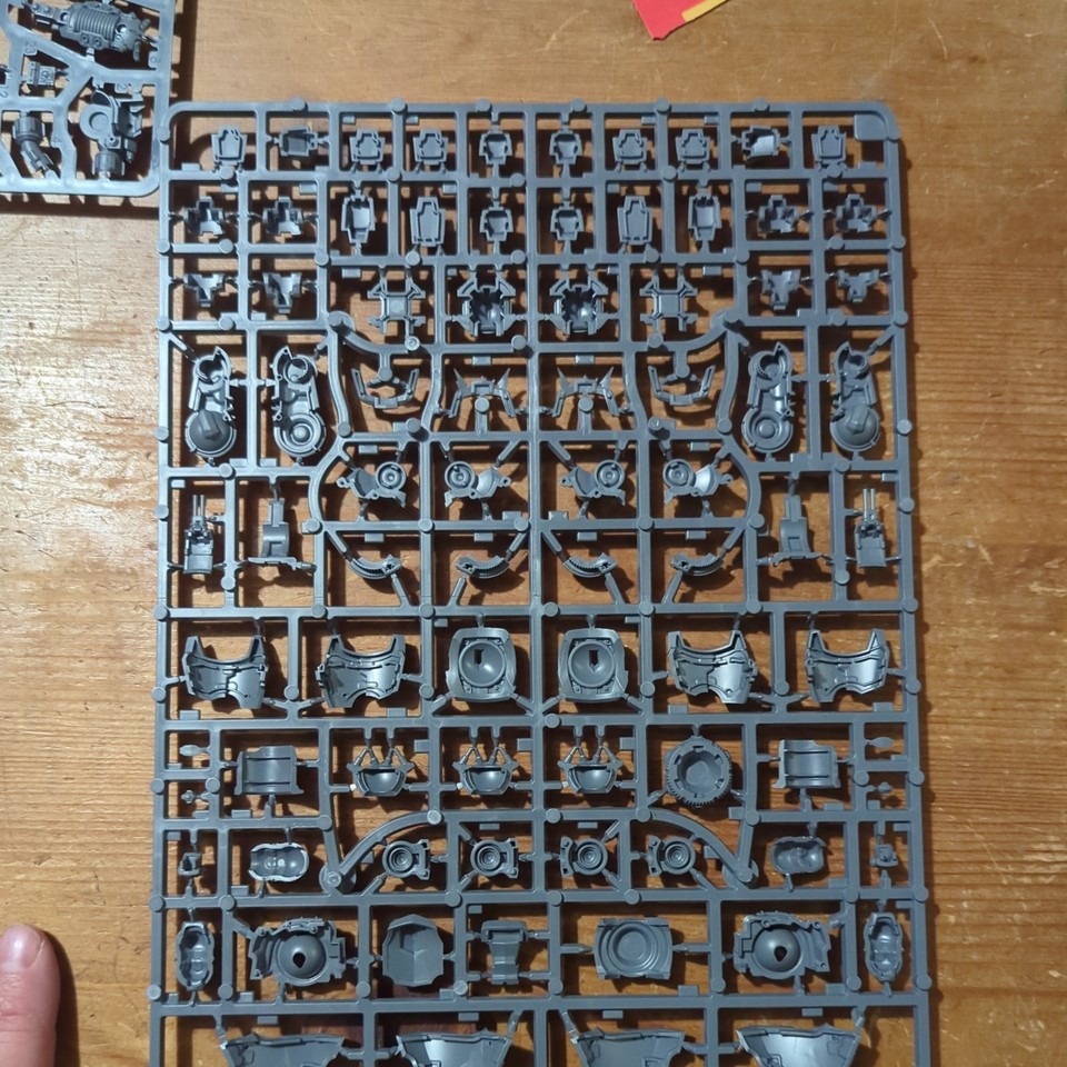 Saturnine Dreadnought Brand New On Sprue Warhammer 30k Horus Heresy ...