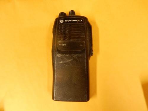 Motorola HT750 UHF 403-470 MHz 16 Channels GMRS AAH25RDC9AA3AN - No ...