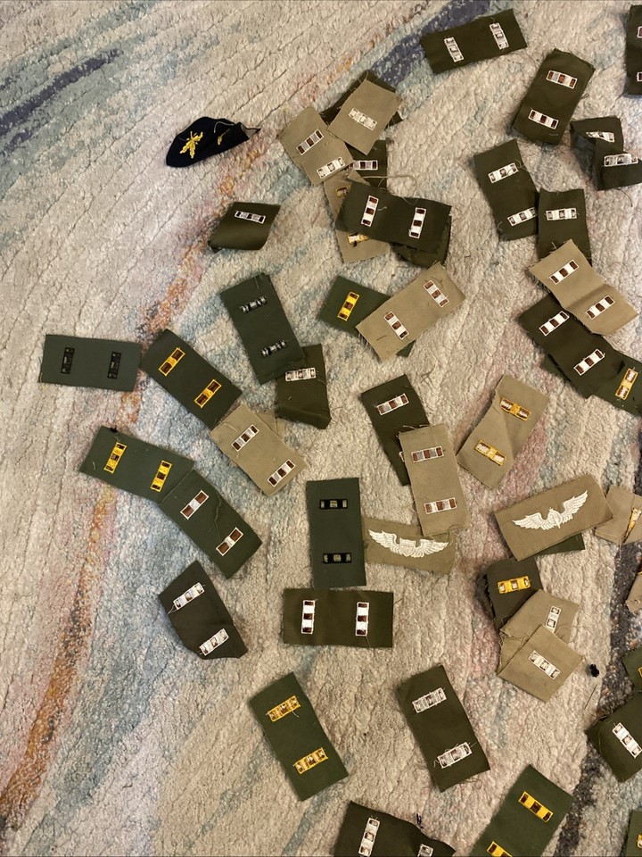 Military 50+ BULK LOT Patches, Banners, Insignia, Collar Or Medals 316 ...