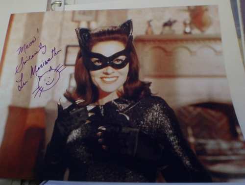 LEE MERIWETHER CATWOMAN BATMAN MOVIE HAND SIGNED with CAT FACE ...