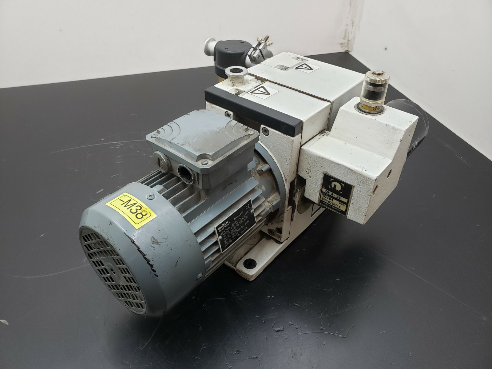 Leybold Trivac 240V D4B Tested To 10 Microns W/ AF8 Filter, OF4-25 | eBay