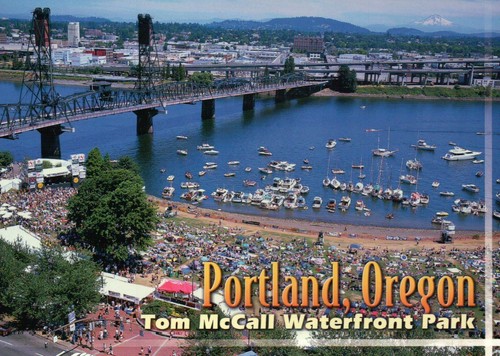 Tom McCall Waterfront Park, Portland Oregon, Willamette River, Boats ...