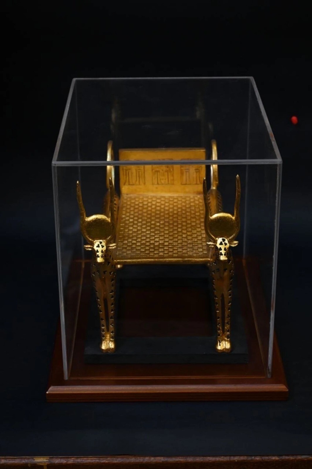 A RARE ANTIQUE MASTERPIECE ANCIENT PHARAONIC GOLDEN THRONE CHAIR OF ...