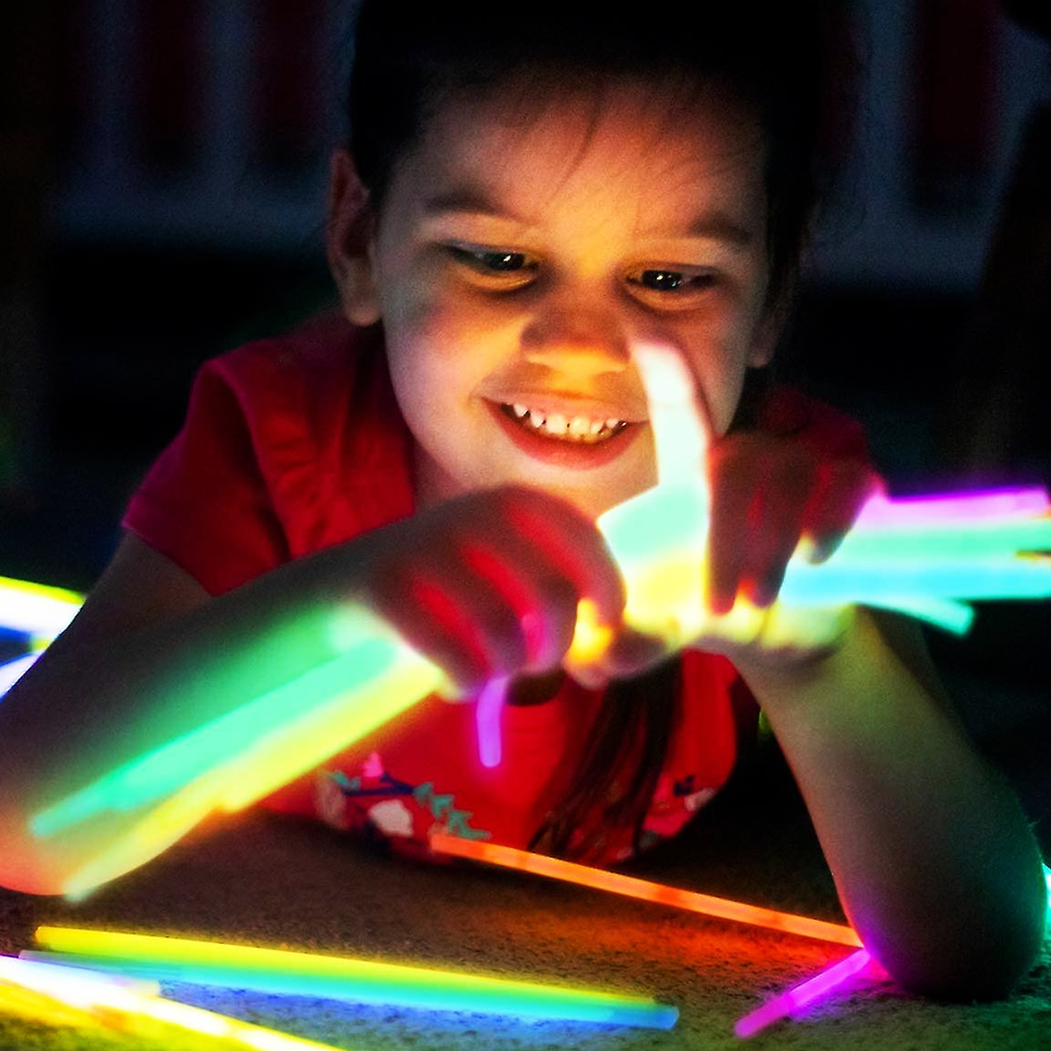 Glow Sticks Bulk 100-600 Pack 8” Ultra Bright Glow Sticks Party Pack ...