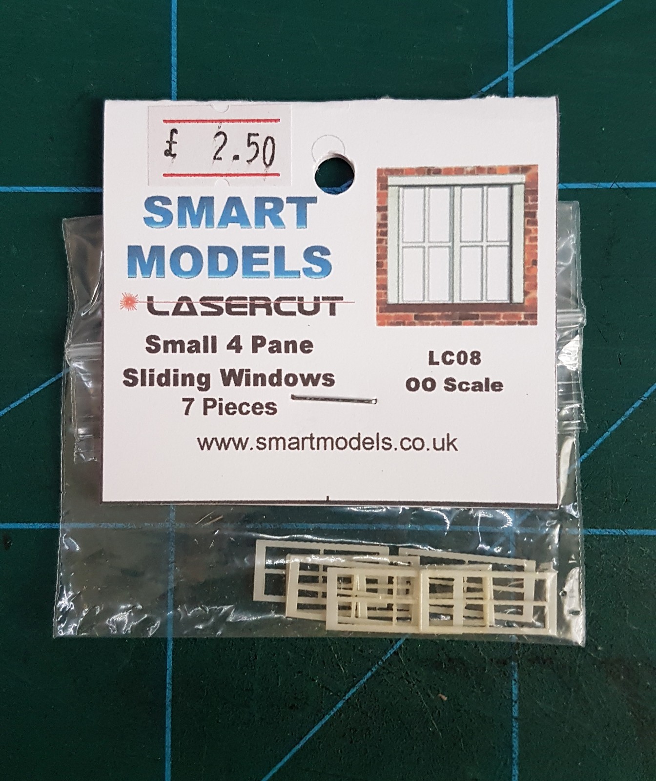 LC08 - Laser cut Small 4 Pane Sliding Windows OO scale pk of 7 Smart ...