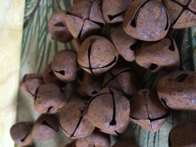 96 Primitive 20mm Rusty Rust Tin Jingle Bells 3/4" 3/4 in Christmas ...