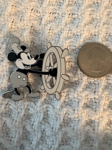 2008 Disney Mickey Mouse Steamboat Willie Black White Ship Wheel Retro ...