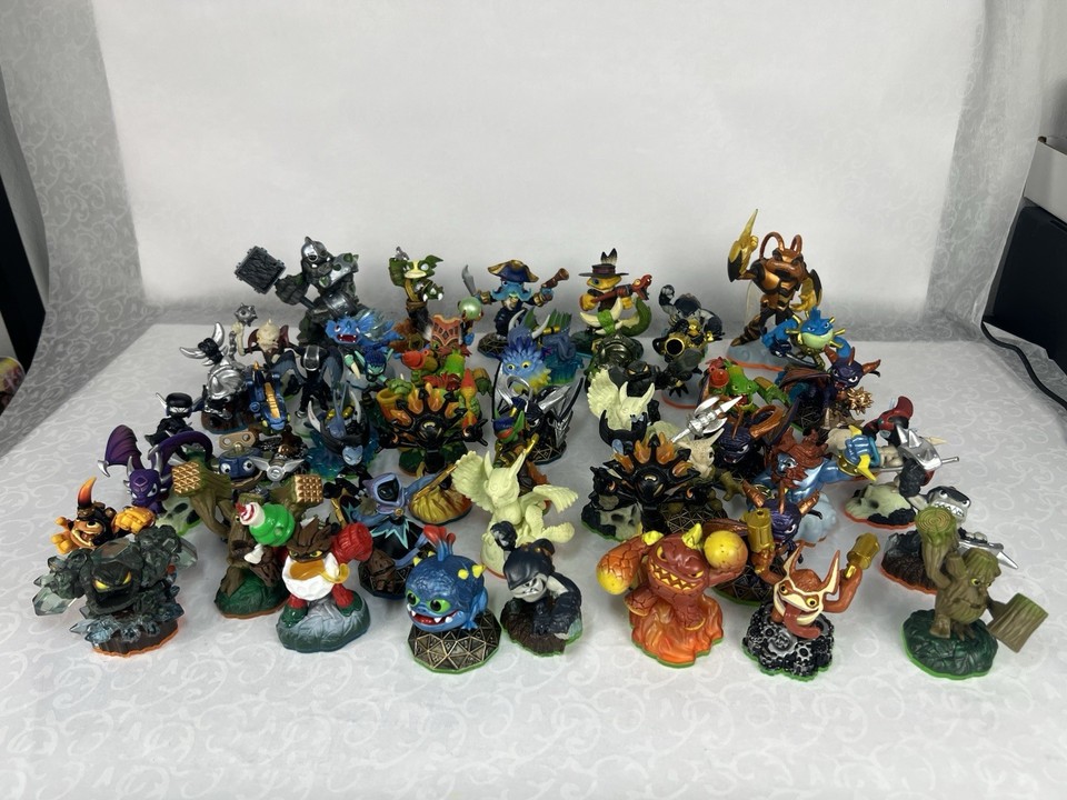 Lot of 52 Skylanders Figures - Mix of Spyro / Giants / Swap Force ...