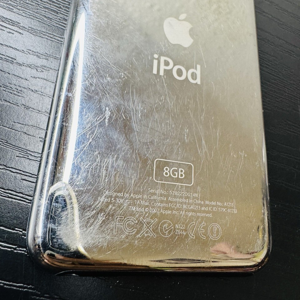 Apple iPod touch 1st Generation Black 8GB A1213 FULLY WORKING 840 Songs ...