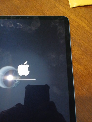 Apple iPad Air 5th Gen. 256GB, Wi-Fi, 10.9" -A2588 | eBay