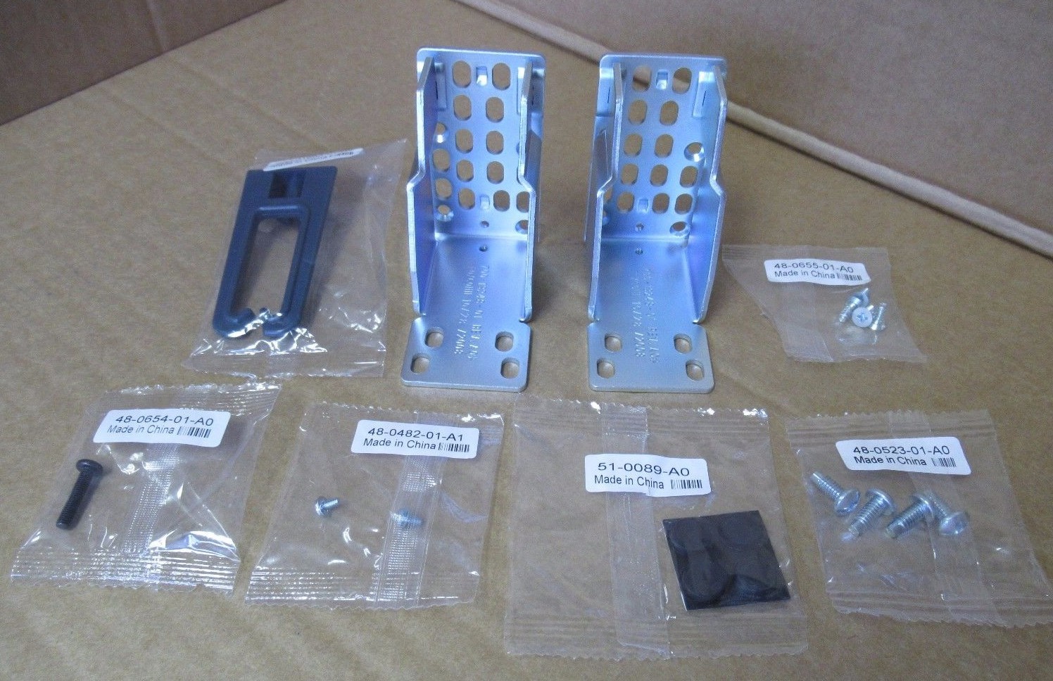Cisco Rack Mount Brackets Mounting Kit 700-13248-01 for 24-inch Racks ...