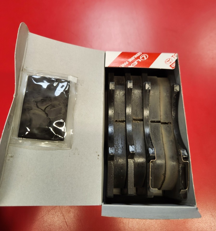 2005-2023 Toyota Tacoma Front Ceramic Brake Pads | 04465-AZ200 ...
