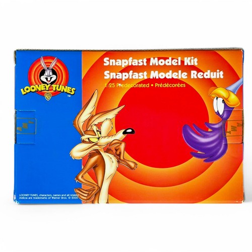 AMT/Ertl Road Runner Wile E Coyote Looney Tunes Snapfast Model Kit ...