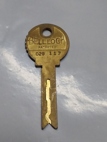 Bell Lock Key Antique Slot Machine Jukebox Penny Arcade # D2B117 D2B ...
