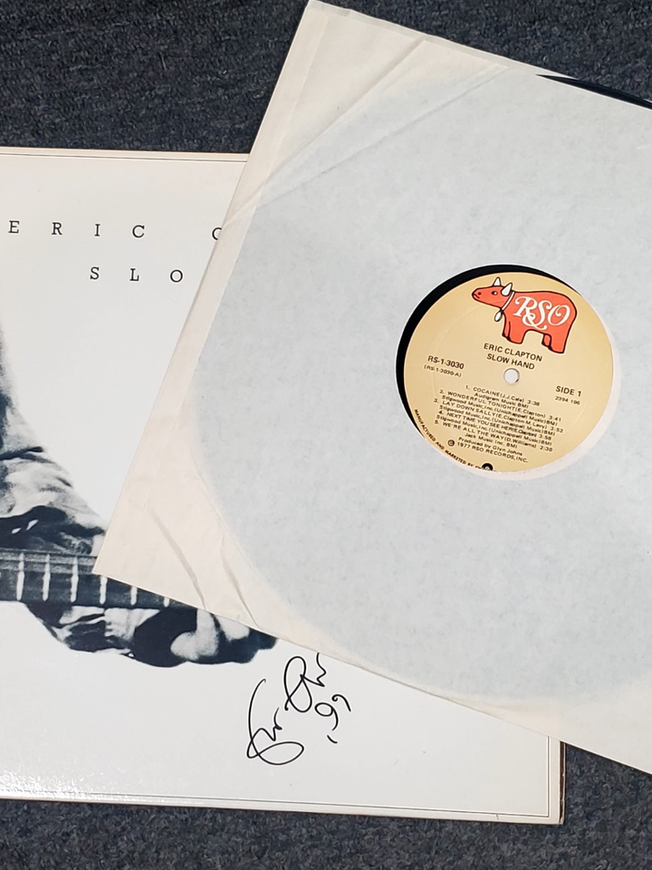 ERIC CLAPTON AUTOGRAPHED 1977 "SLOWHAND" 33 RPM LP RECORD ALBUM (PSA ...