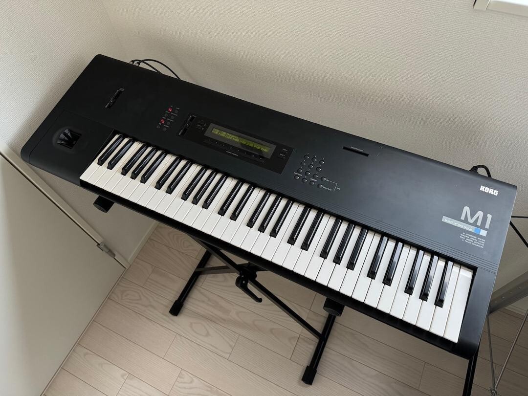 Korg M1 61-Keys Keyboard Synthesizer Music Workstation Black keyboard ...