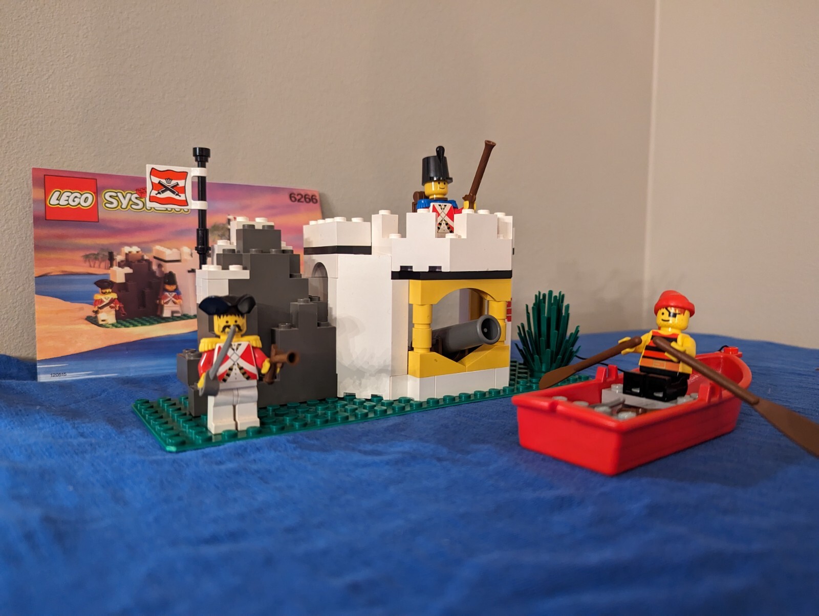 Vintage (1993) LEGO Pirates - Imperial Guards set 6266 Cannon Cove ...