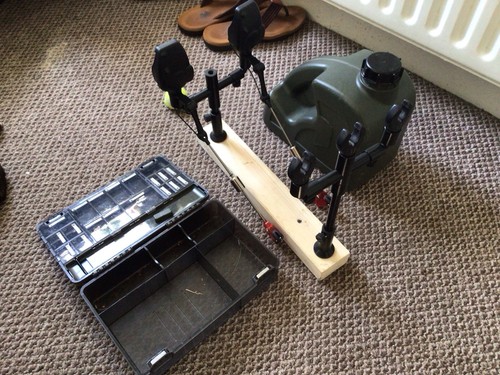 2 Fox Alarms 2 Fox Illuminated Swingers 2 Cygnet Stage Stands Esp Rests ...