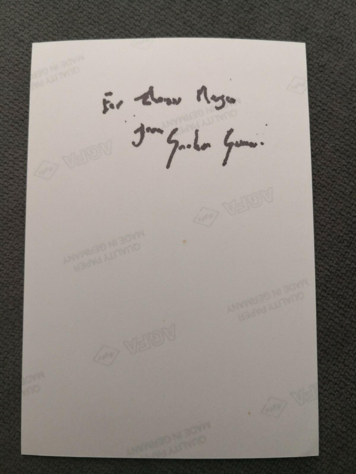 Graham Greene Autograph Autogramm signiert Foto a. Rückseite (14,4 cm x ...