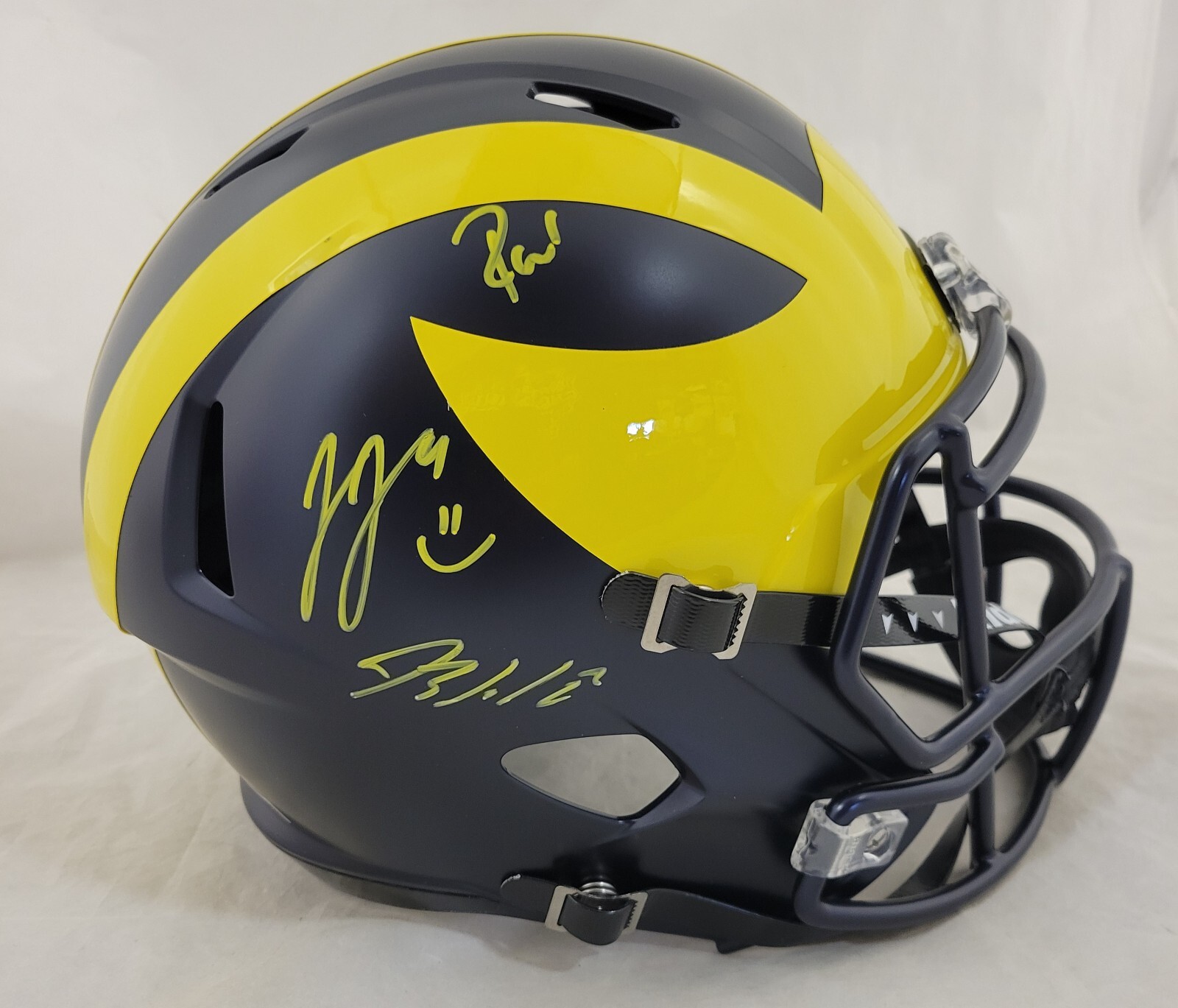 JJ MCCARTHY, BLAKE CORUM & ROMAN WILSON SIGNED MICHIGAN F/S SPEED REP ...