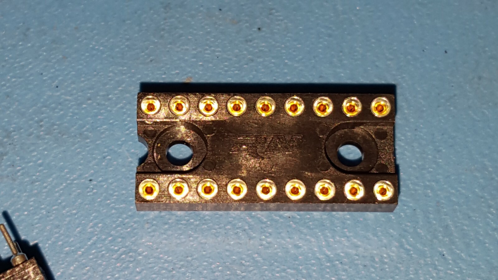 IC SOCKET 18 PIN DIP SOCKET RN 0.300 Mil Screw Machine Gold Through ...