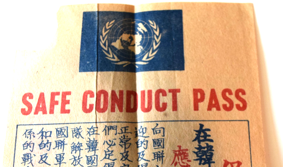 Korean War United Nations Safe Conduct Pass Leaflet Gen McCarthur #7010 ...