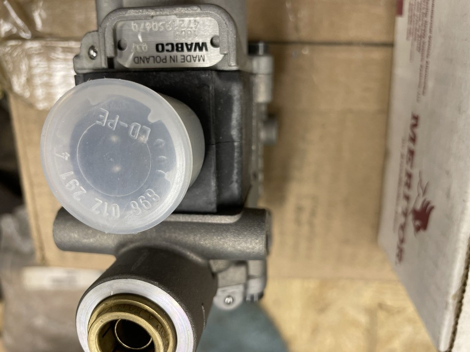 Meritor Wabco 472-195-067-0 International 12V ABS Modulator Valve ...